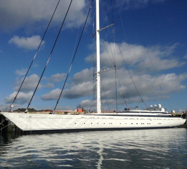 Yacht M5, Vosper Thornycroft | CHARTERWORLD Luxury Superyacht Charters