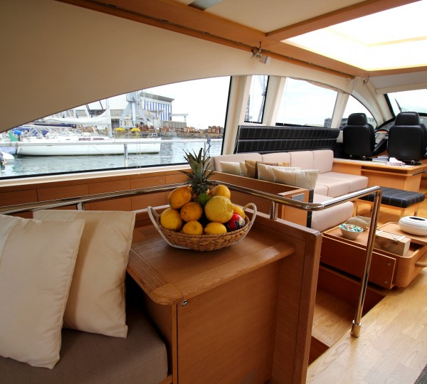 FOREVER Yacht Charter Details, Aicon Yachts | CHARTERWORLD Luxury ...