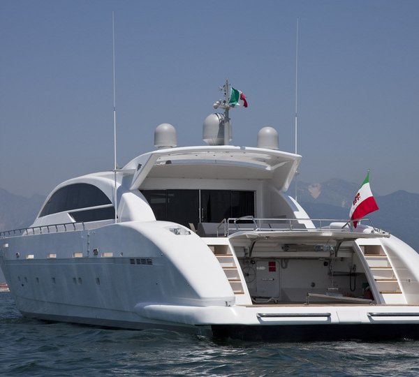 LAKE DAIMON Yacht Charter Details, Tecnomar Velvet | CHARTERWORLD ...