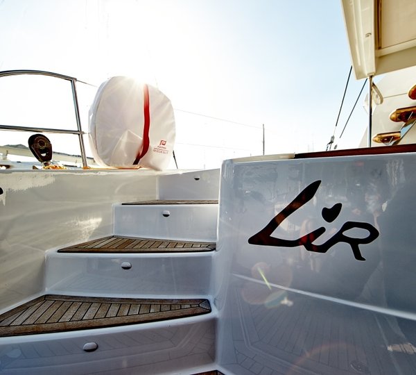 Transom Image Gallery – Luxury Yacht Browser | by CHARTERWORLD ...