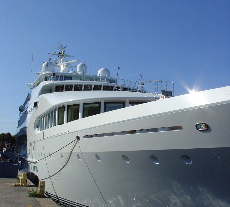 Yacht SAMAR, DEVONPORT | CHARTERWORLD Luxury Superyacht Charters