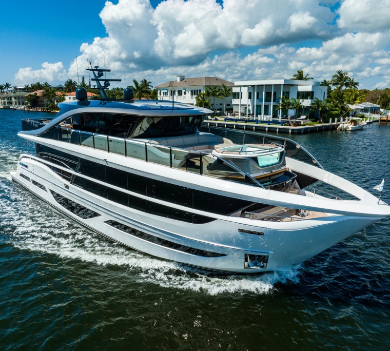 Yacht SPLASH, Princess X95 | CHARTERWORLD Luxury Superyacht Charters
