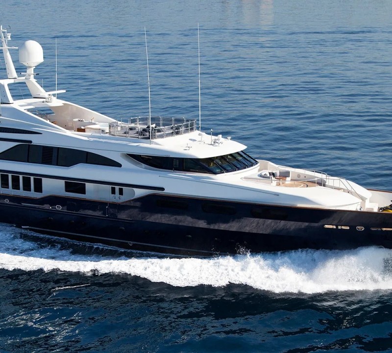 COME PRIMA Yacht Charter Details, Benetti Golden Bay | CHARTERWORLD ...
