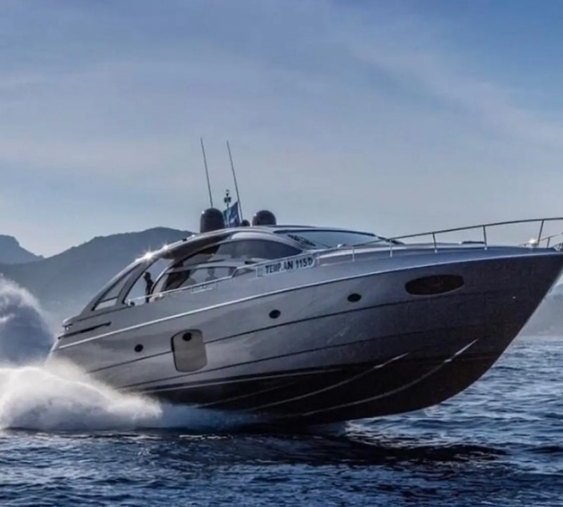 Yacht VELES, Pershing 70 | CHARTERWORLD Luxury Superyacht Charters