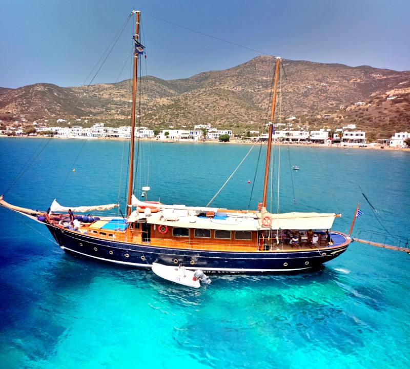 APHRODITE Yacht Charter Details, Psaros | CHARTERWORLD Luxury Superyachts
