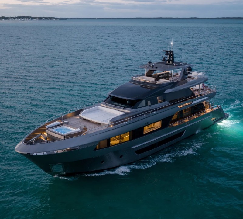 A SALT WEAPON Yacht Charter Details, Ocean Alexander | CHARTERWORLD ...