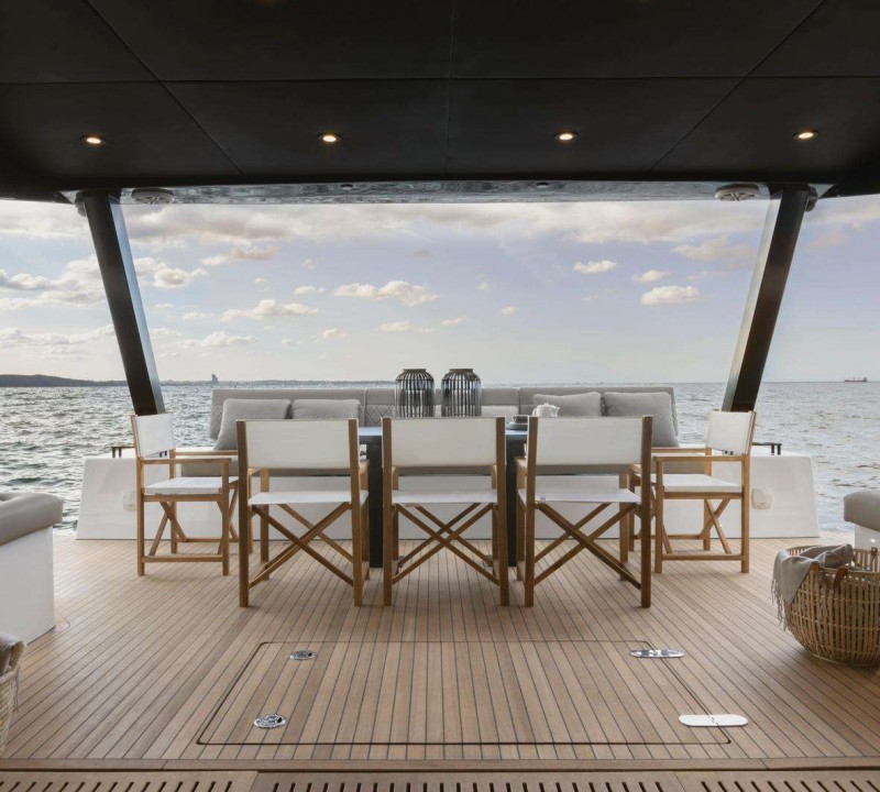 MOONLIGHT Yacht Charter Details, Moon 60 | CHARTERWORLD Luxury Superyachts