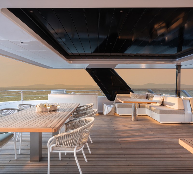 KOKOMO Yacht Charter Details, Sunreef | CHARTERWORLD Luxury Superyachts