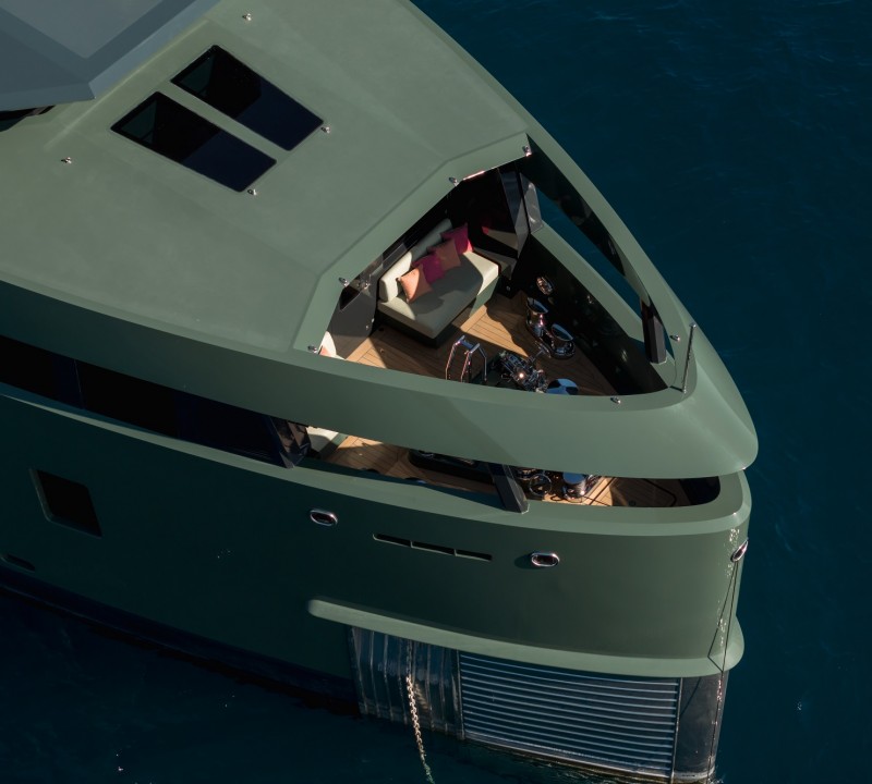 Yacht PINK SHADOW, Damen | CHARTERWORLD Luxury Superyacht Charters