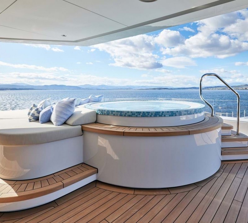 Yacht RENAISSANCE, Freire | CHARTERWORLD Luxury Superyacht Charters