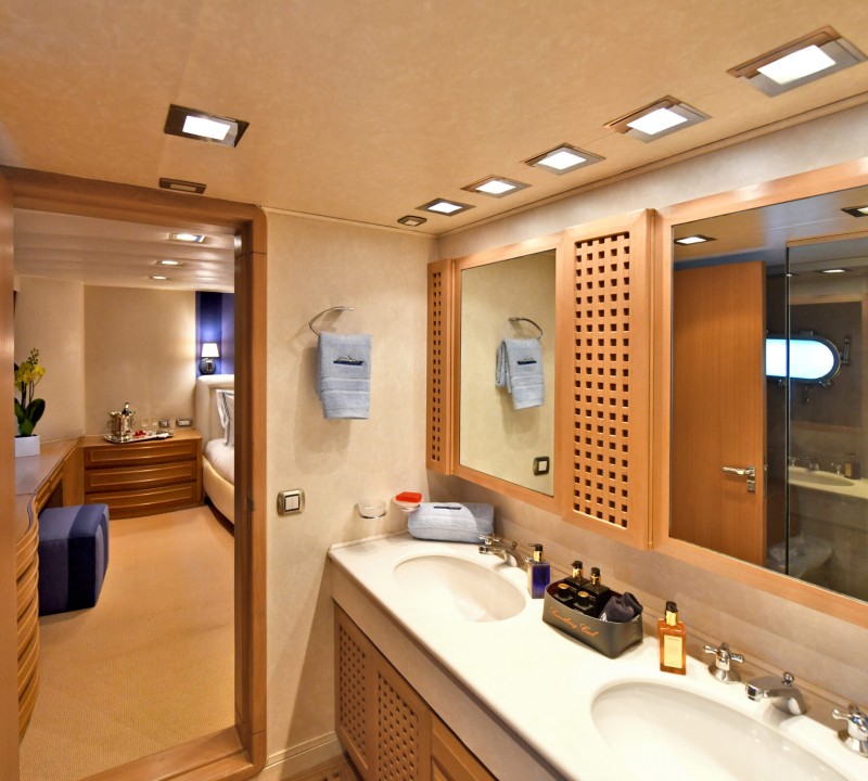 SOMETHING COOL Yacht Charter Details, CRN Ancona | CHARTERWORLD Luxury ...