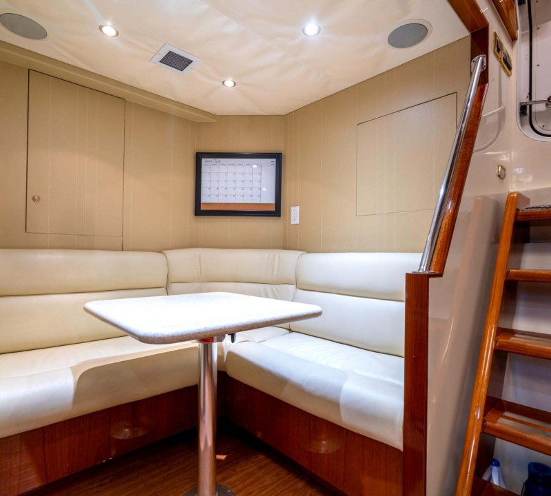 FAVOR Yacht Charter Details, Crescent Custom | CHARTERWORLD Luxury ...