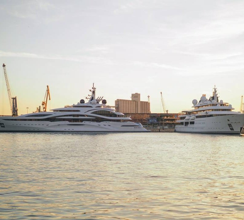 Yacht AL LUSAIL, Lurssen | CHARTERWORLD Luxury Superyacht Charters