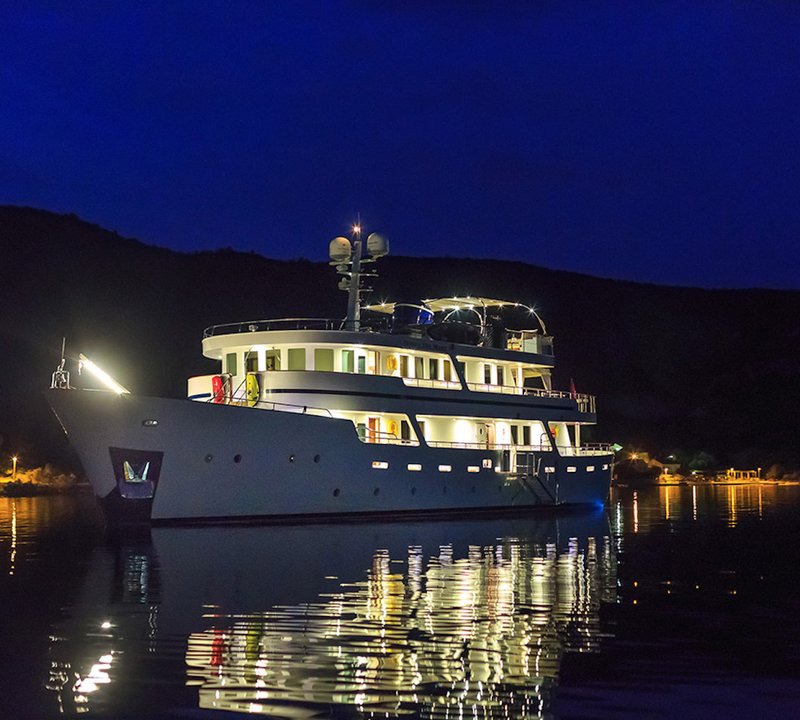 Night Image Gallery – Luxury Yacht Browser | by CHARTERWORLD Superyacht ...