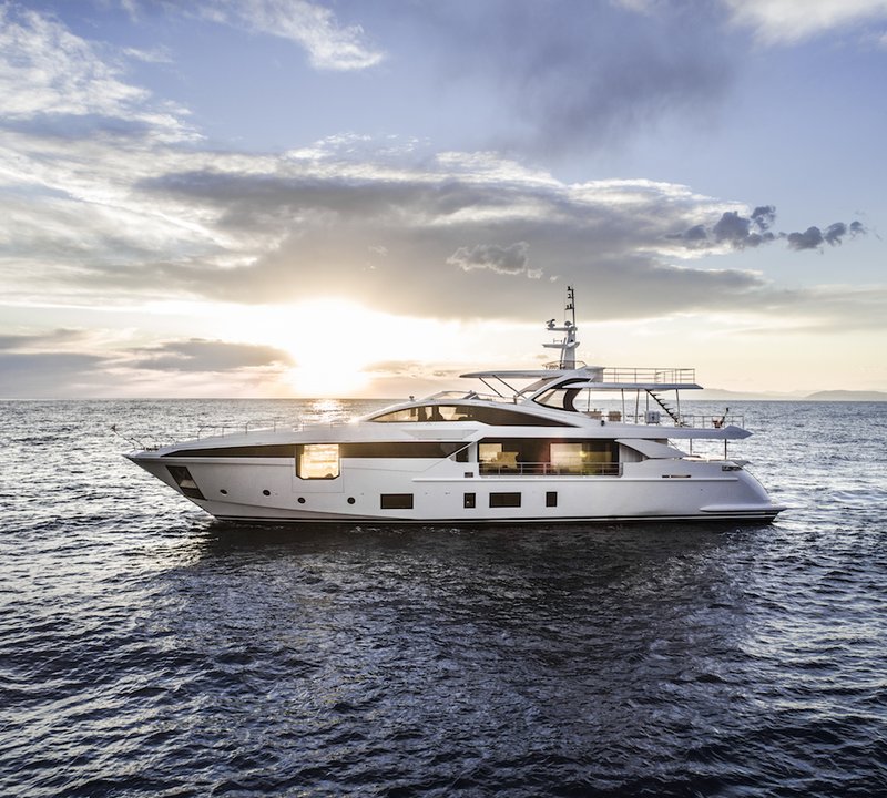 Azimut Yachts. | CHARTERWORLD Luxury Yachts For Charter