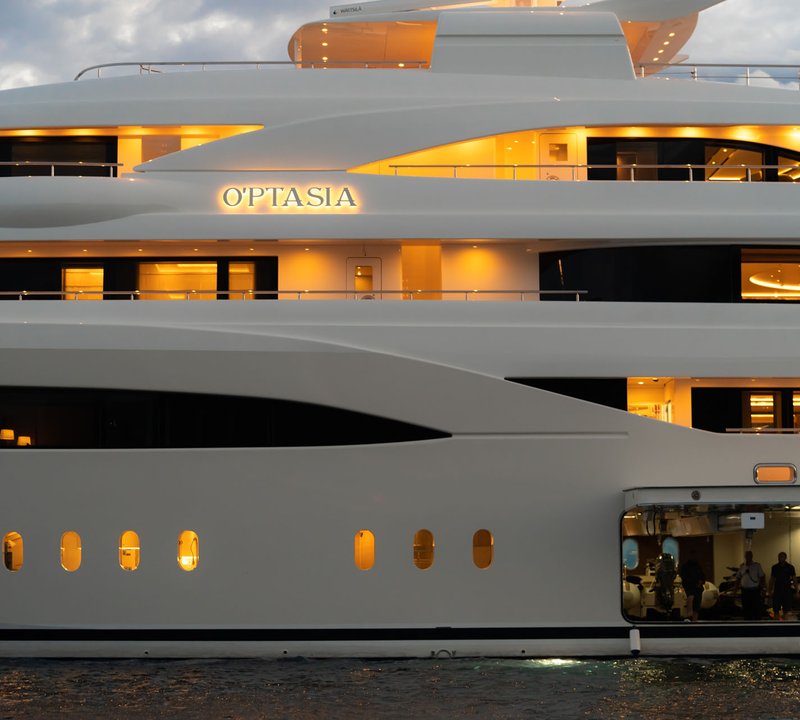 Night Image Gallery – Luxury Yacht Browser | by CHARTERWORLD Superyacht ...