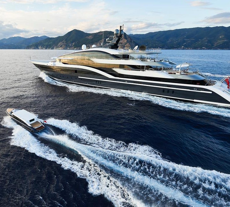See The Entire List of Luxury Yachts 90m (295 ft) In Length | CharterWorld