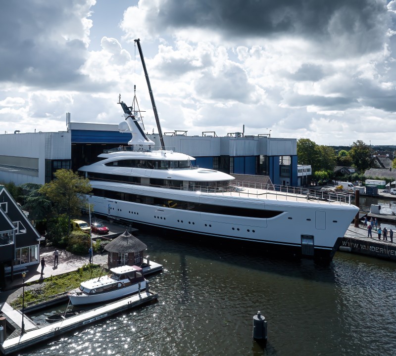 Yacht M/Y ALVIA, Feadship | CHARTERWORLD Luxury Superyacht Charters