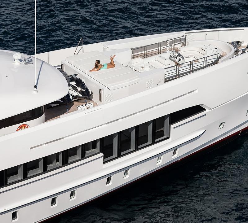 Foredeck Image Gallery - Foredeck - Foredeck – Luxury Yacht Browser ...