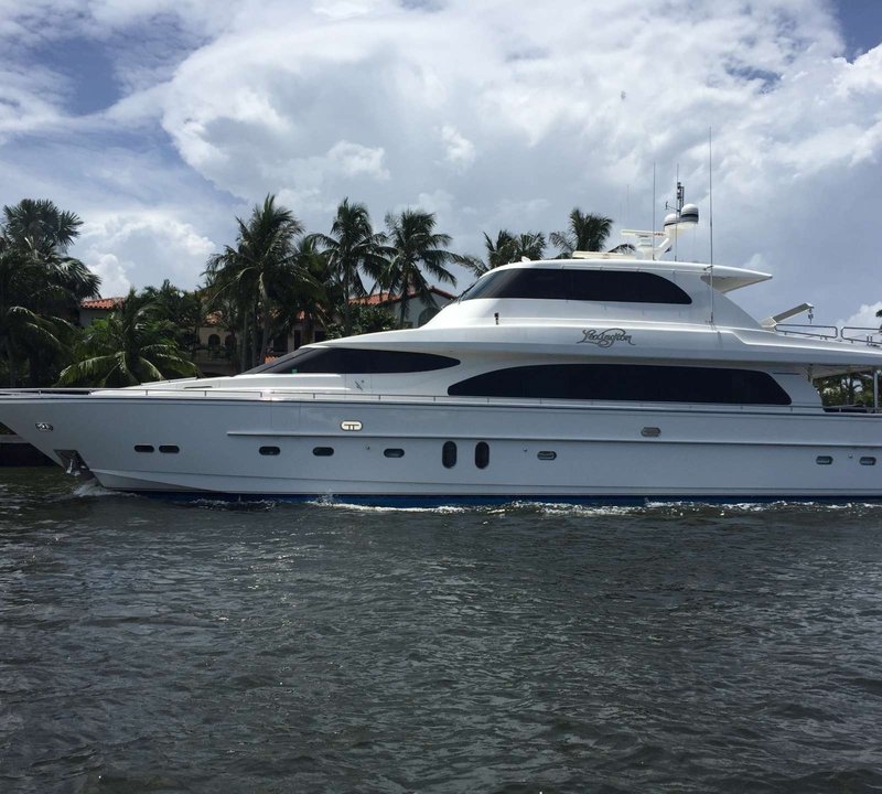 Horizon P136 superyacht ANGARA receives the “Yacht of the Year” Award ...
