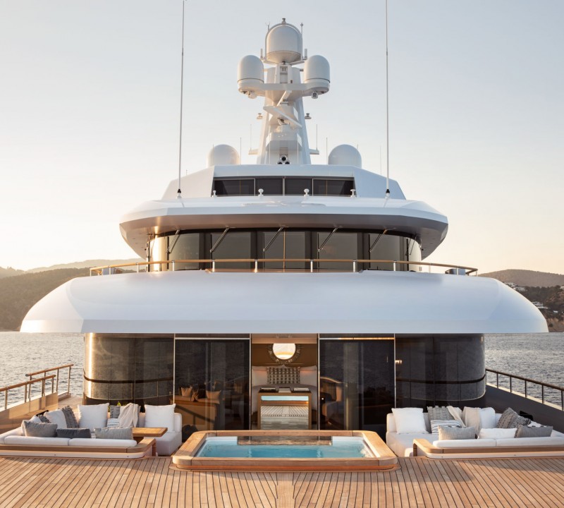 Yacht LONIAN, Feadship | CHARTERWORLD Luxury Superyacht Charters