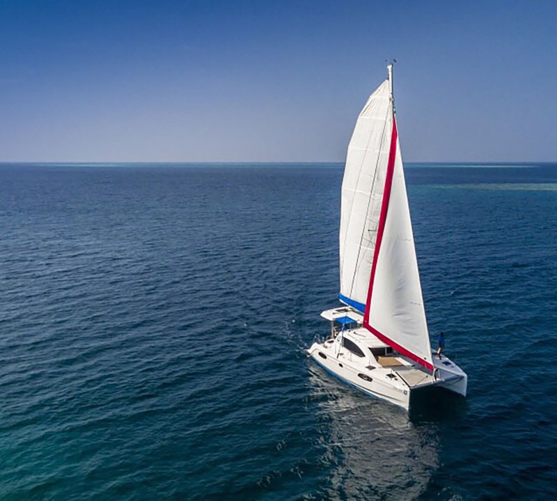 Seawind 1000 Yacht Charter Details, Seawind 33ft sailing catamaran ...