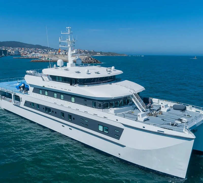 Yacht WAYFINDER, Astilleros Armon | CHARTERWORLD Luxury Superyacht Charters