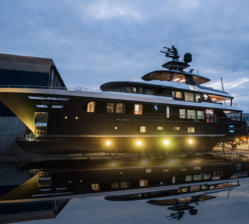 Yacht QUEEN TATI, MCP Yachts | CHARTERWORLD Luxury Superyacht Charters