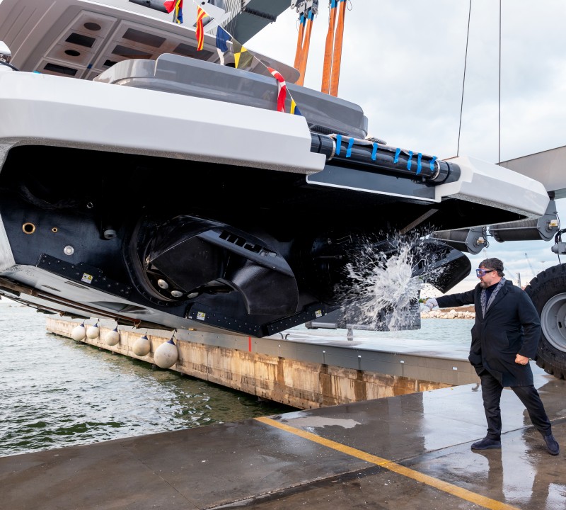 Yacht MINI K2, Extra Yachts X99 Fast | CHARTERWORLD Luxury Superyacht ...