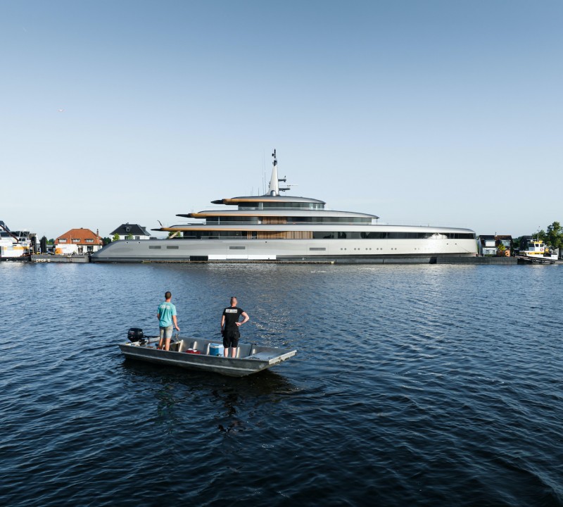 Yacht OBSIDIAN, Feadship | CHARTERWORLD Luxury Superyacht Charters