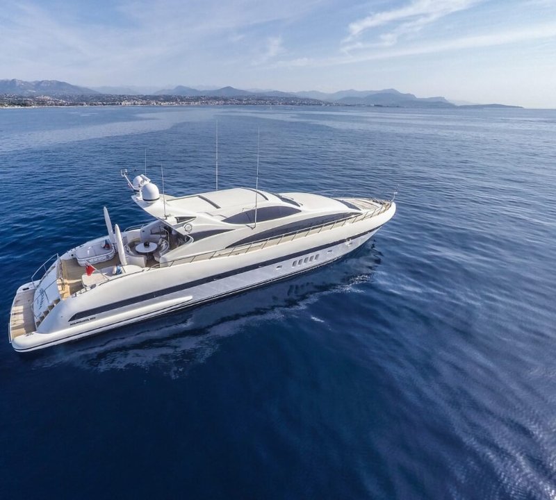 SERENADA Yacht Charter Details, Mangusta (Overmarine) | CHARTERWORLD ...