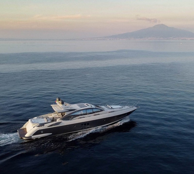 ZEUS Yacht Charter Details, Azimut | CHARTERWORLD Luxury Superyachts