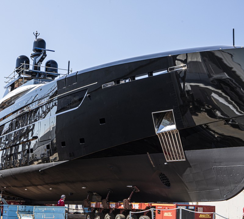 Yacht OLOKUN, Tankoa | CHARTERWORLD Luxury Superyacht Charters