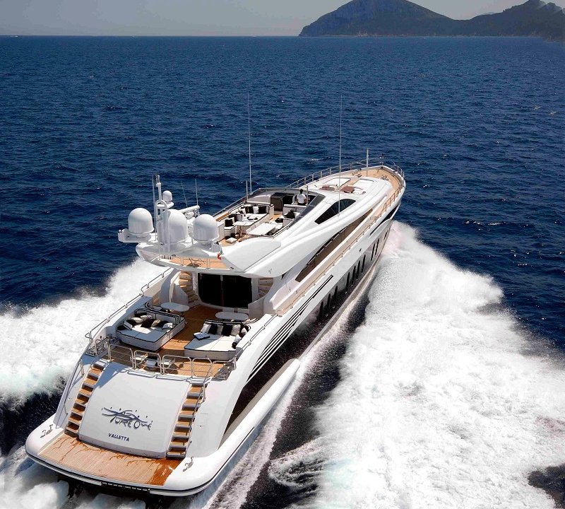 Underway Image Gallery – Luxury Yacht Browser | by CHARTERWORLD ...