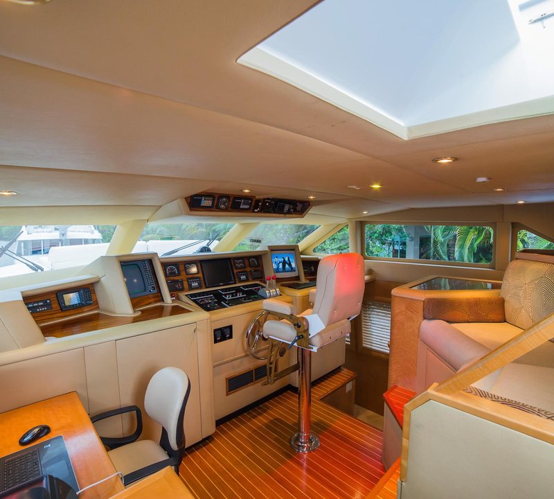 Pilot House Image Gallery – Luxury Yacht Browser | by CHARTERWORLD ...