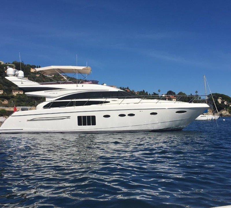 Yacht MIO BARCO, Princess | CHARTERWORLD Luxury Superyacht Charters