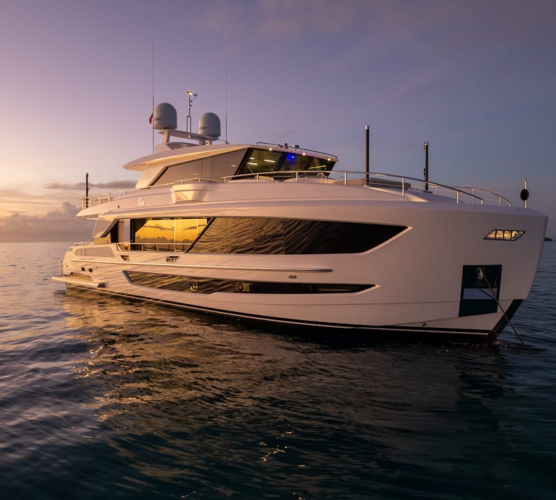 Horizon P136 superyacht ANGARA receives the “Yacht of the Year” Award ...