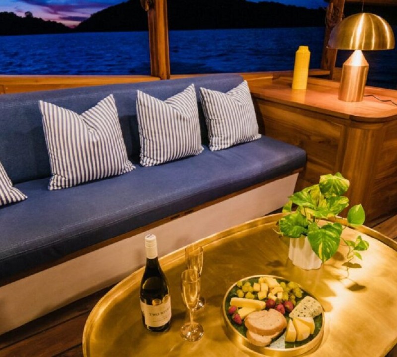 SAMARA II Yacht Charter Details, Traditional Phinisi sailing yacht ...