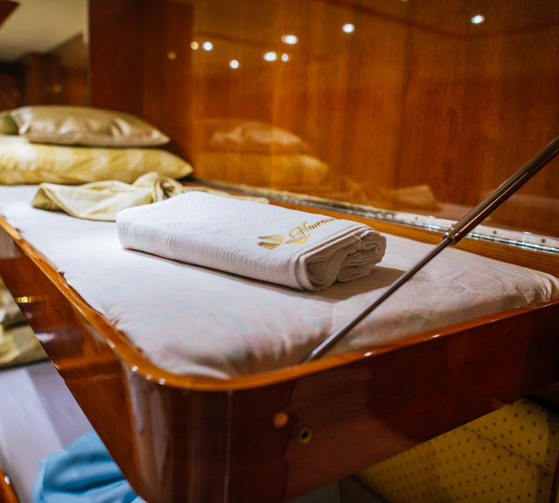 NAWAIMAA Yacht Charter Details, Azimut | CHARTERWORLD Luxury Superyachts