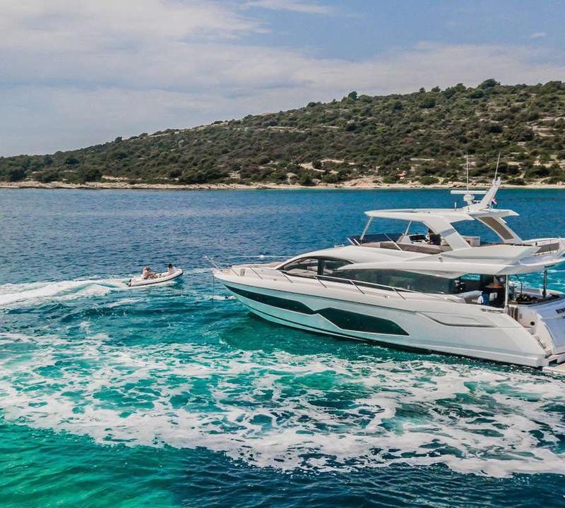 HUNKY DORY OF Yacht Charter Details, Sunseeker | CHARTERWORLD Luxury ...