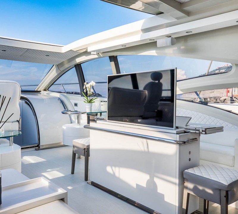 ZEUS Yacht Charter Details, Azimut | CHARTERWORLD Luxury Superyachts