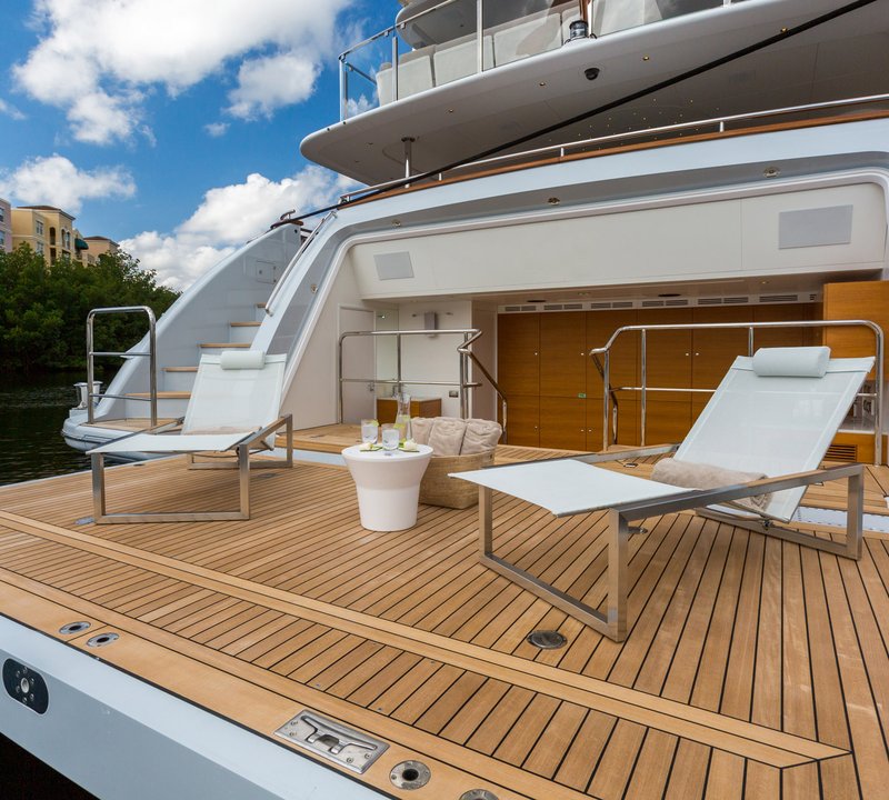 Swim Platform Image Gallery - Seabob Swim Platform - LE PETIT BATEAU ...