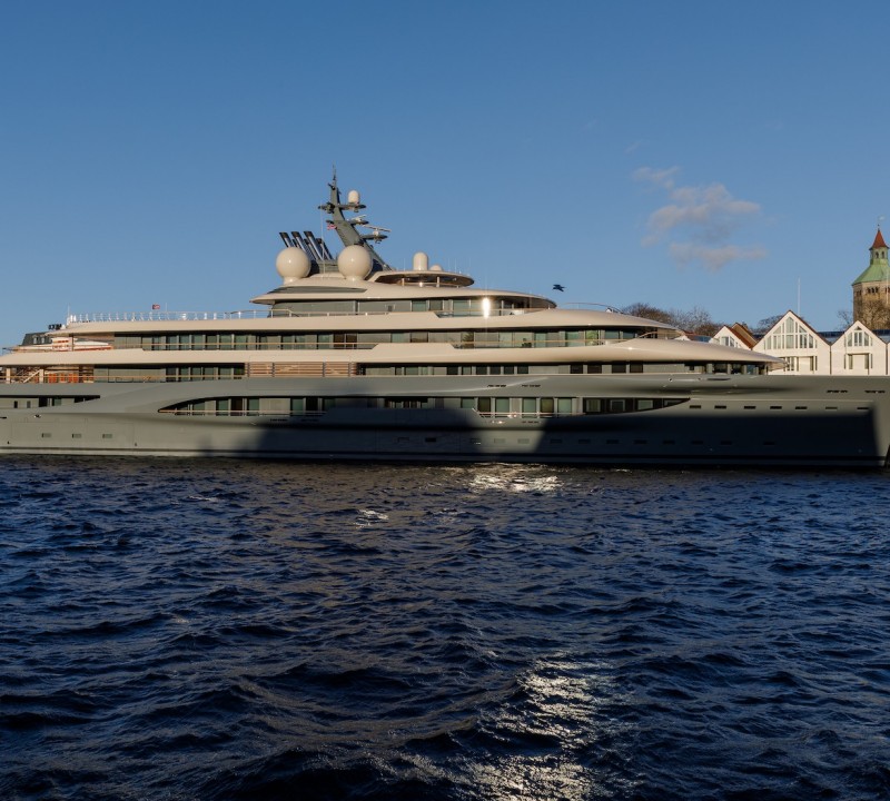 136M FULL CUSTOM MEGA YACHT Yacht Charter Details, Lurssen ...