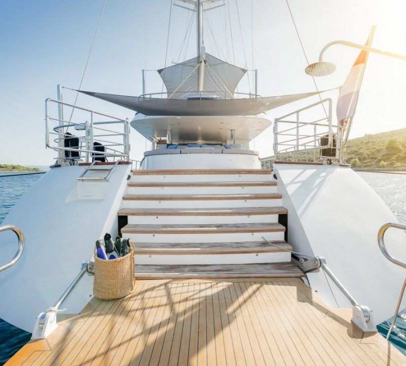 Swim Platform Image Gallery – Luxury Yacht Browser | by CHARTERWORLD ...