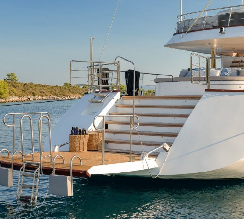 Swim Platform Image Gallery – Luxury Yacht Browser | by CHARTERWORLD ...