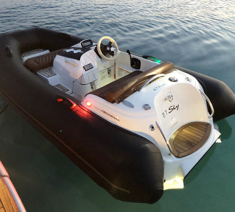 SKY Yacht Charter Details, Riva | CHARTERWORLD Luxury Superyachts