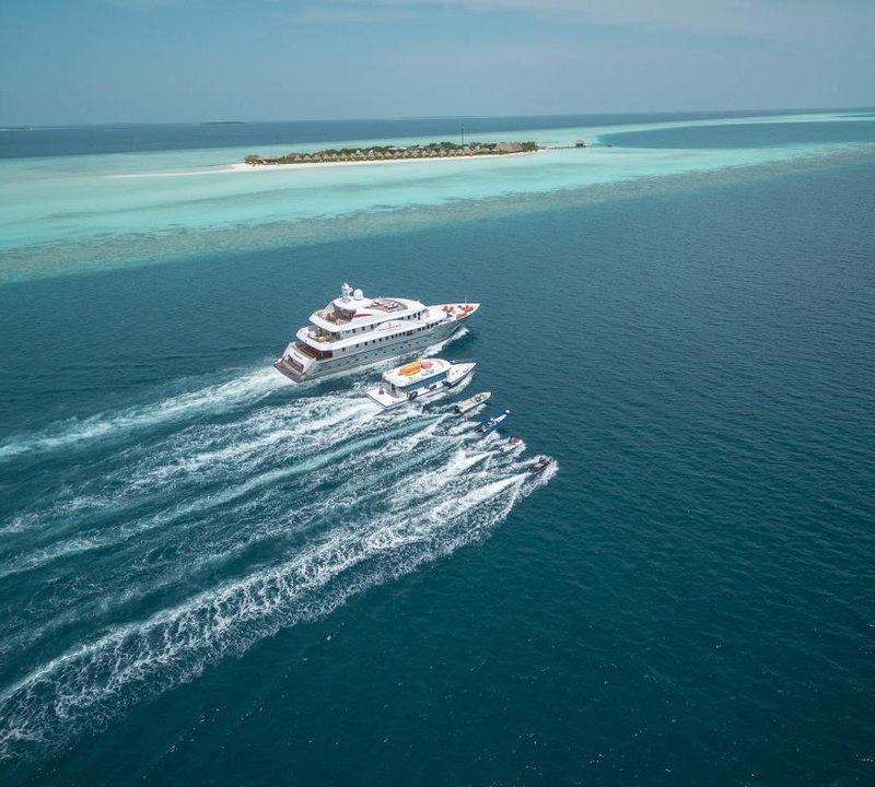 Underway Image Gallery – Luxury Yacht Browser | by CHARTERWORLD ...