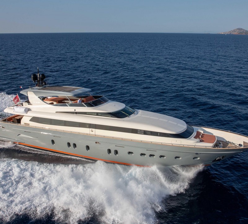 No Delivery Fees for 26m motor yacht MALO’ between Sardinia and Naples ...