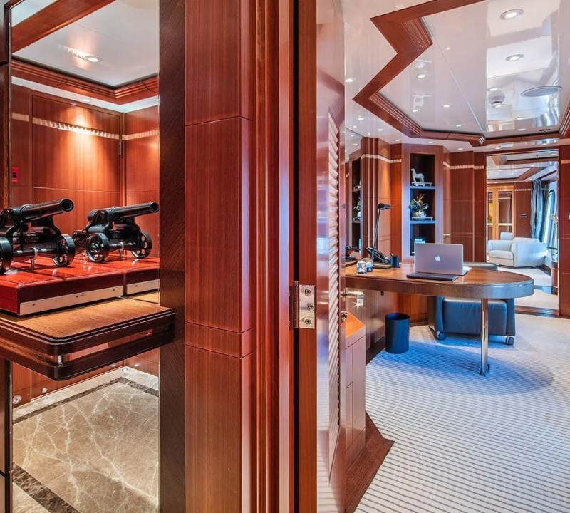 Master Office Image Gallery – Luxury Yacht Browser | by CHARTERWORLD ...