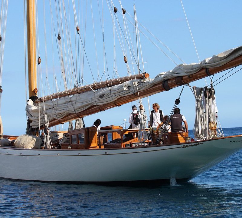 MOONBEAM IV Yacht Charter Details, William Fife & Son | CHARTERWORLD ...